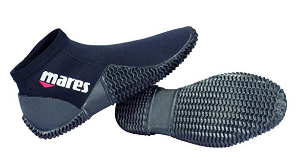 10 Best Wetsuit Booties Reviewed in 2024 | TheGearHunt
